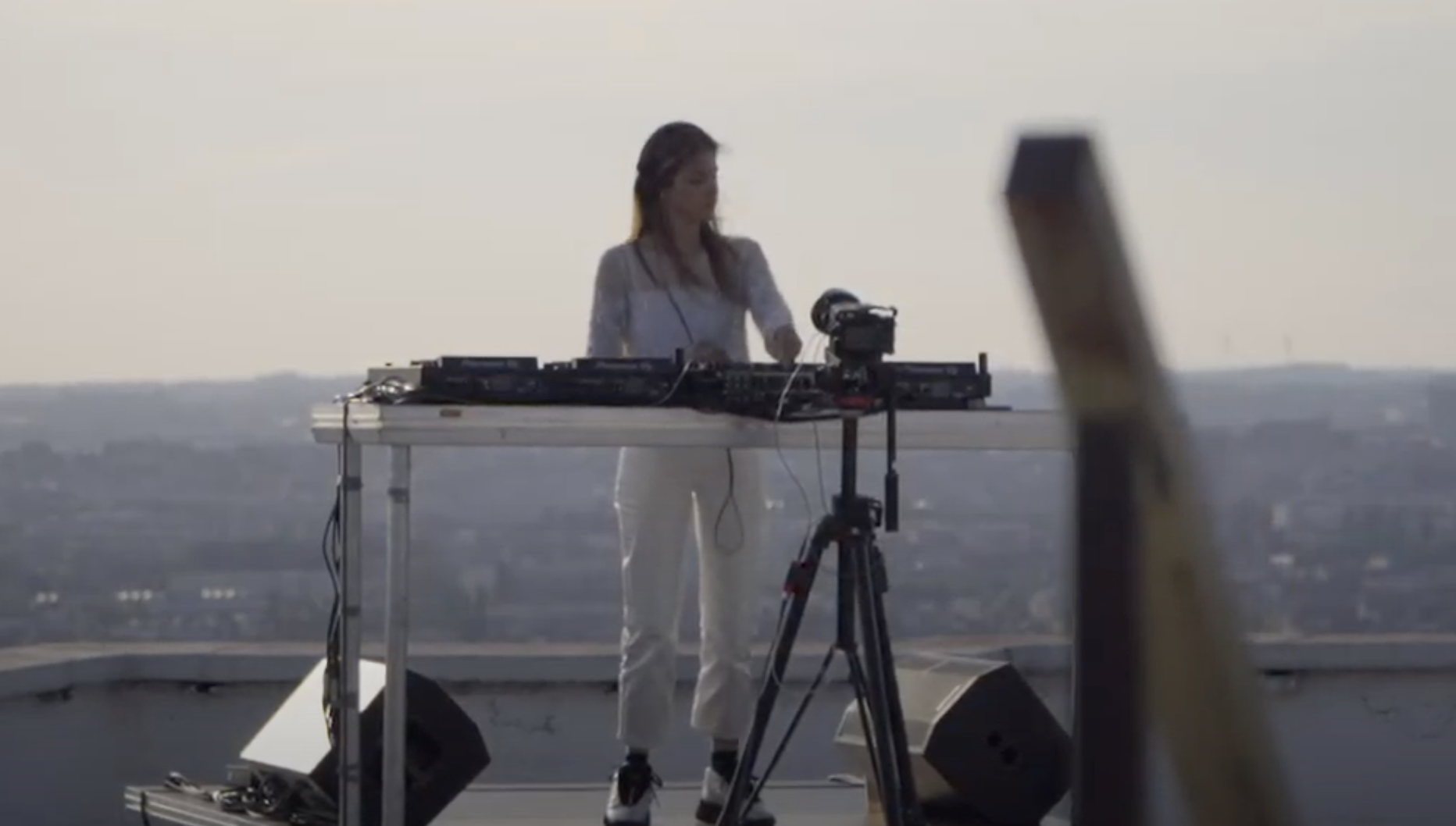 MUSICISALIVE - Laura de Greef l "Confinement live streaming" with a ...